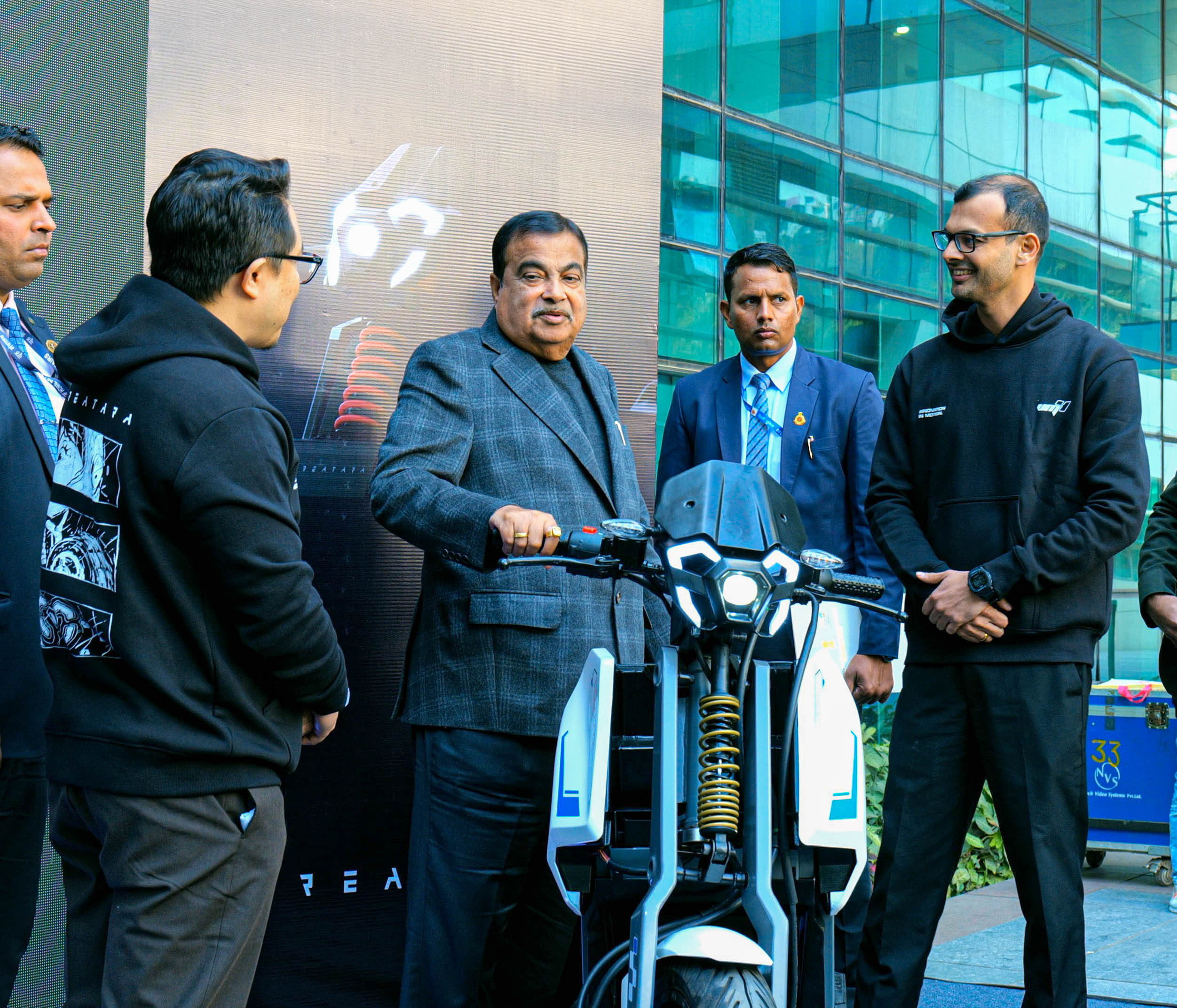 Creatara Mobility Unveils IN40 and VM4 Electric Two-Wheelers at IIT ...